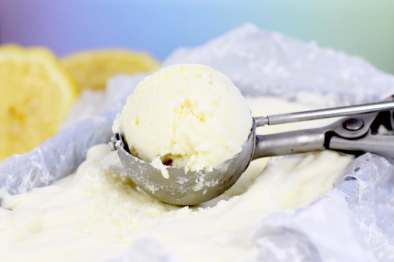 🥇 Cómo hacer HELADO de LIMÓN cremoso - Sin heladera