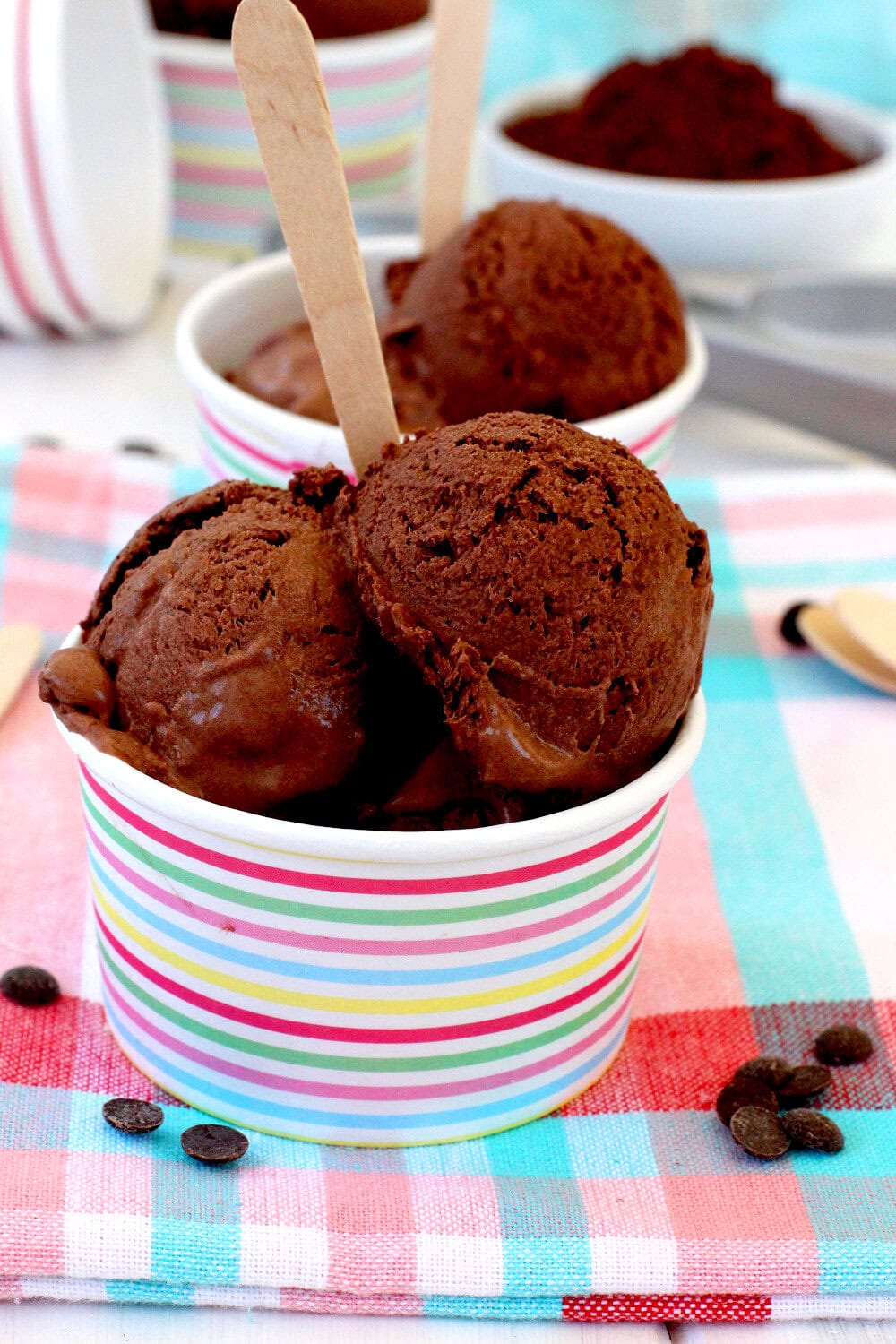 Helado de chocolate cremoso -- Recetas fáciles de helados